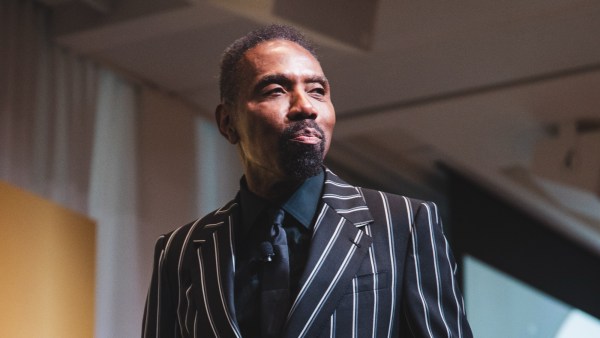 LOUIS CARR NAMED PRESIDENT OF BET — CHICAGO LEGEND STEPS INTO A NEW ERA ...